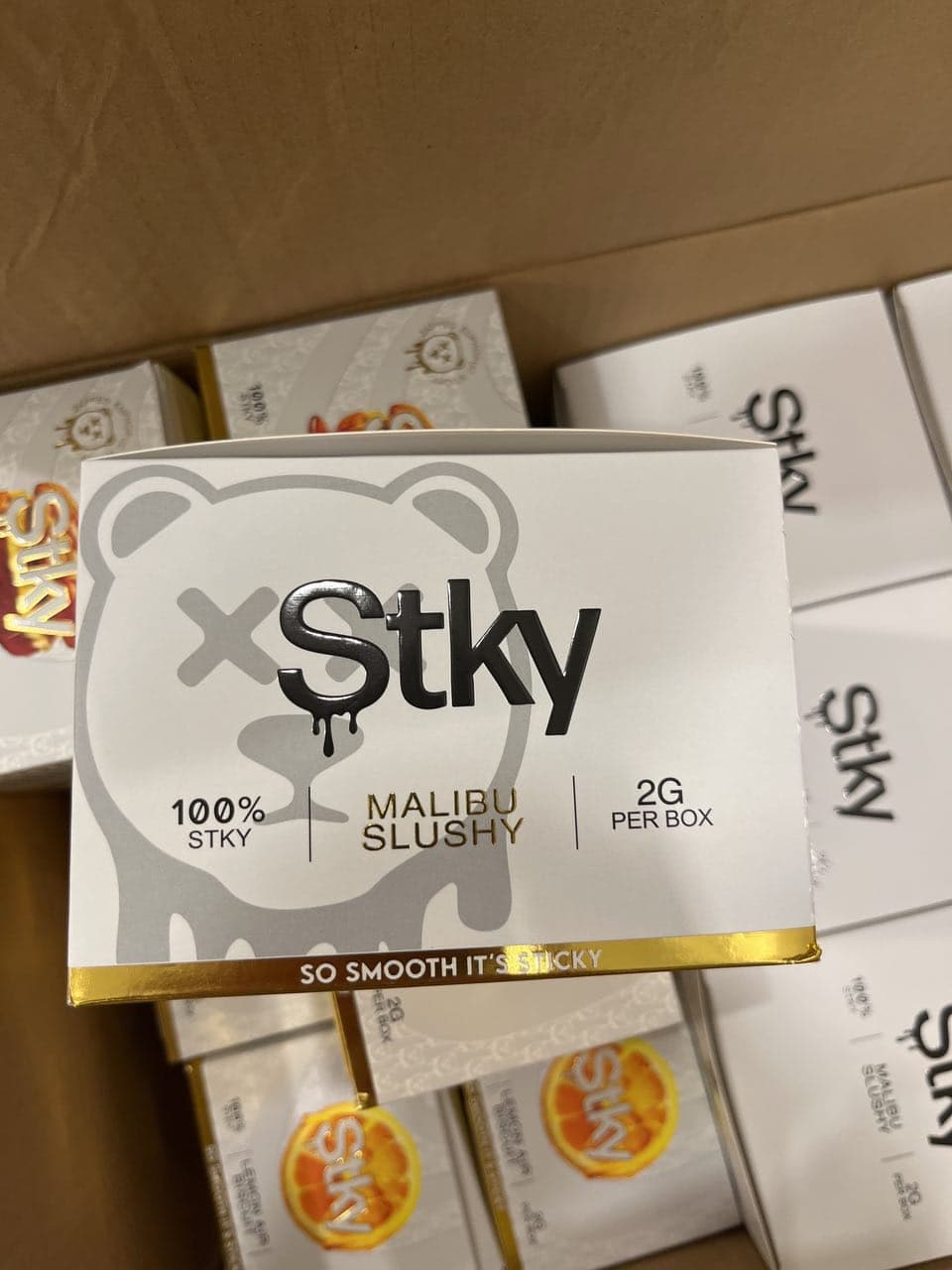 STKY 2G DISPOSABLE WITH SCREEN DISPLAY - Cali Exotic Store